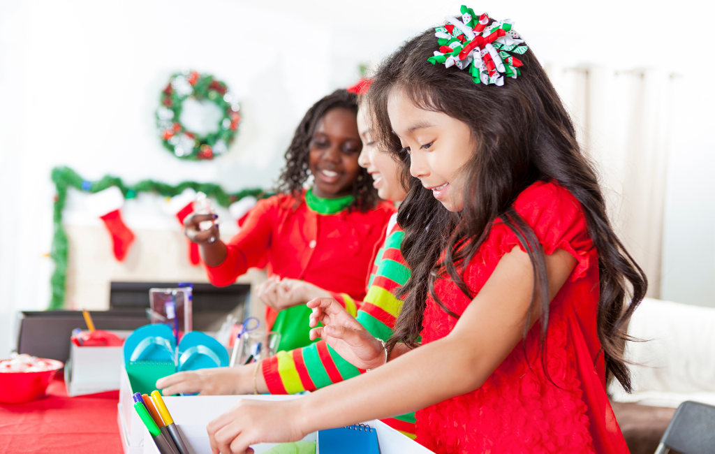 12 Ways to Give Back This Holiday Season | CanadaHelps - Donate to any ...